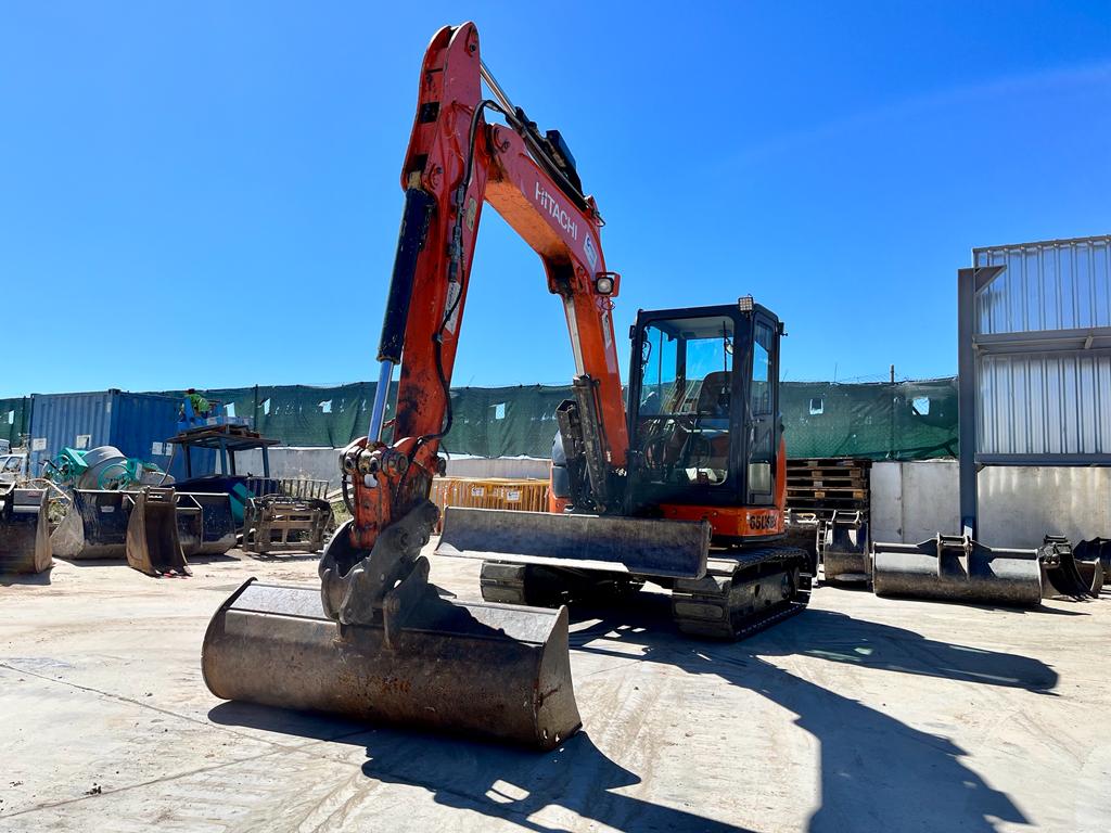 ¡OCASIÓN! Mini-excavadora Hitachi ZX65USB usada - Grupema, Grupo Peña ...